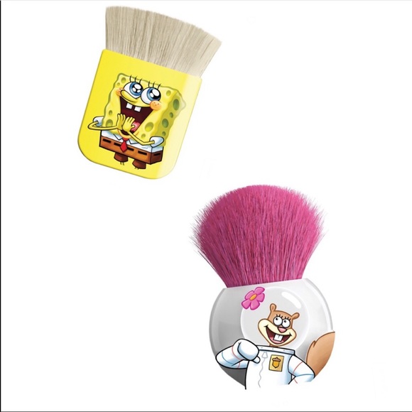 wet n wild | Makeup | 2 Brushes Spongebob Flat Kabuki Sandy Round ...